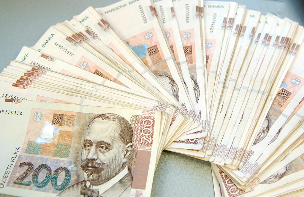 Milijunaš iz susjedstva *Besplatno na 24 sata | Surove Strasti